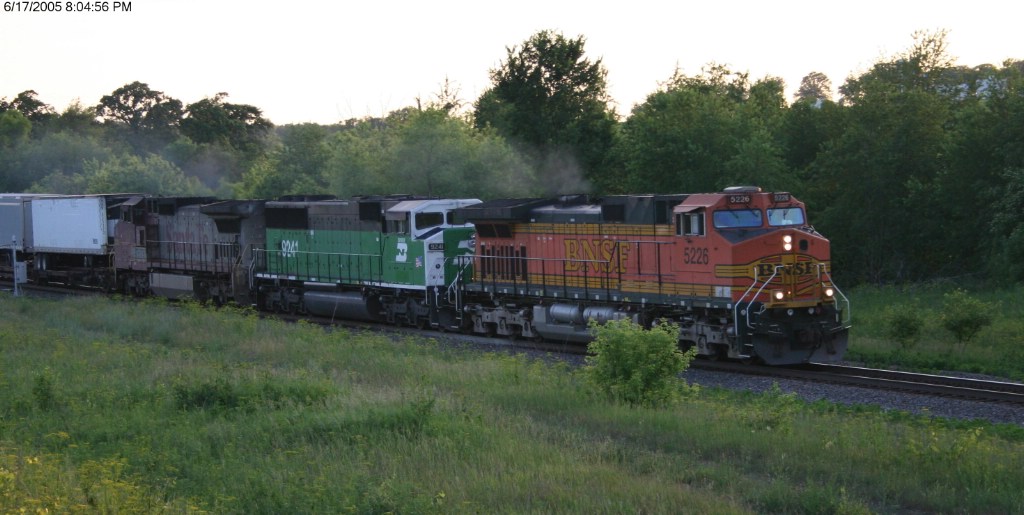 BNSF 5226